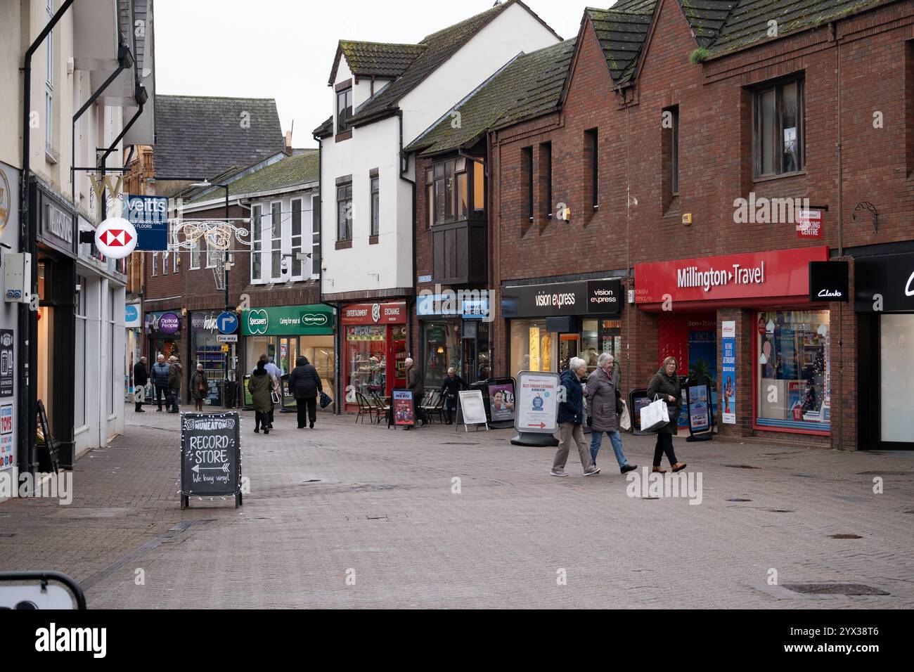 Queens Road shops in winter, Nuneaton town centre, Warwickshire ...