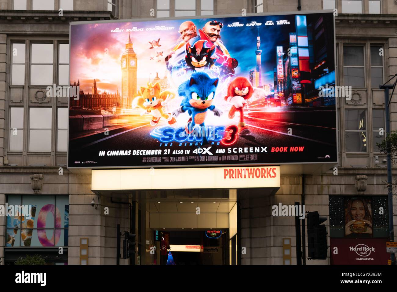 Sonic the hedgehog hi-res stock photography and images - Alamy