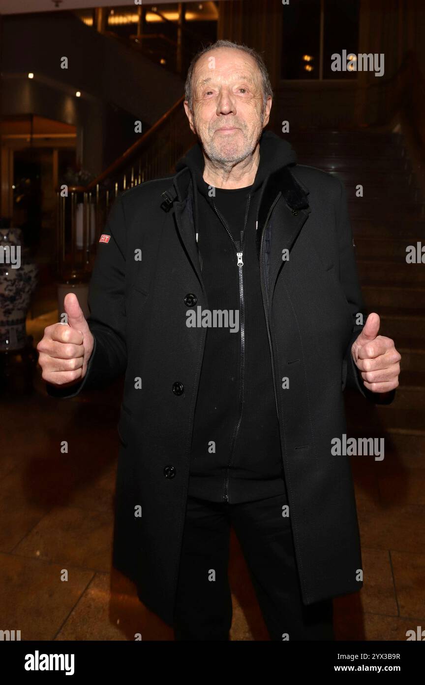 Rolf Fuhrmann bei der Universum Boxing Night 2024 im Rahmen des 62 ...