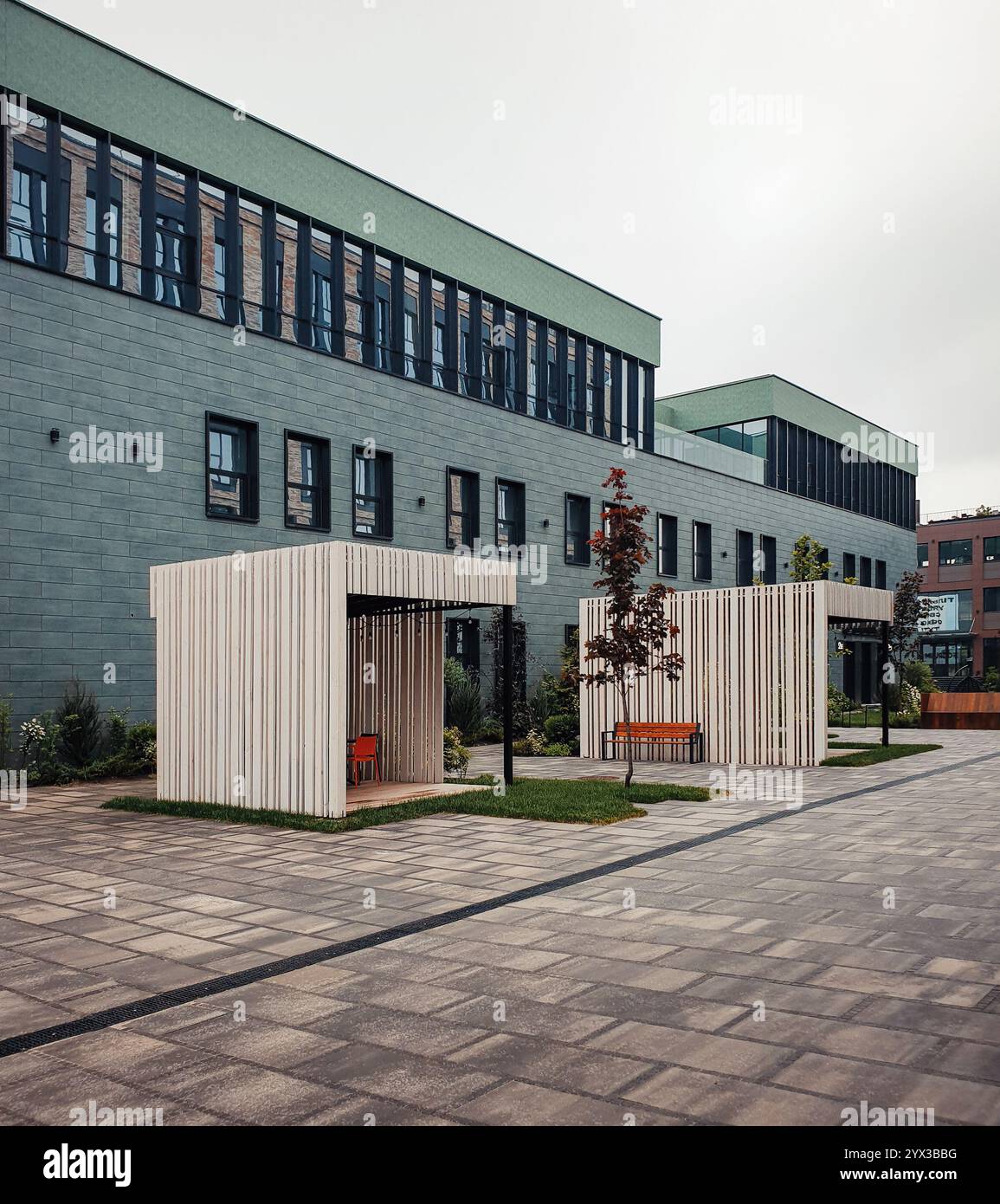 Two storey commercial building hi-res stock photography and images - Alamy