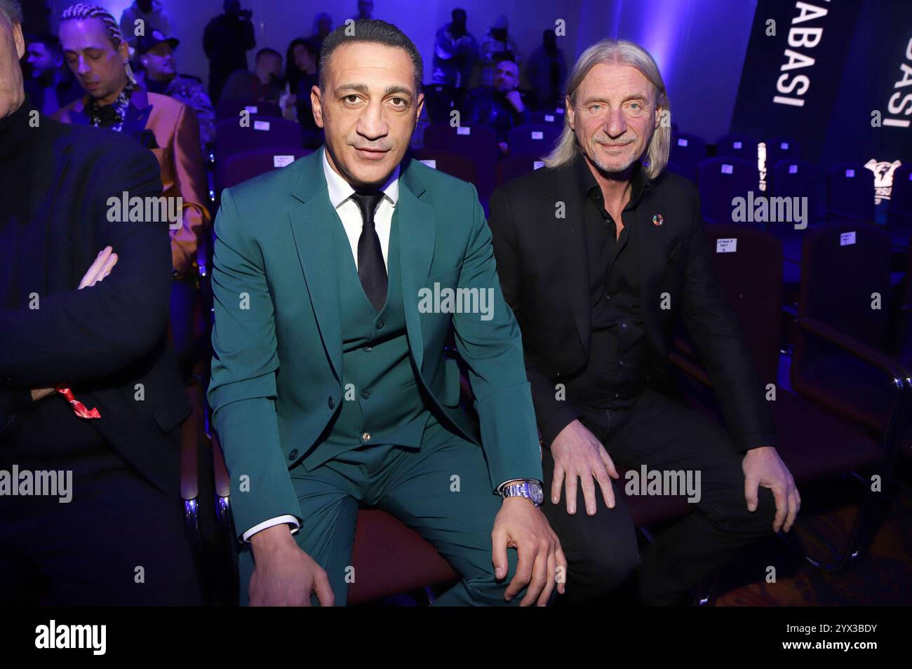 Ismail Özen und Frank Otto bei der Universum Boxing Night 2024 im ...