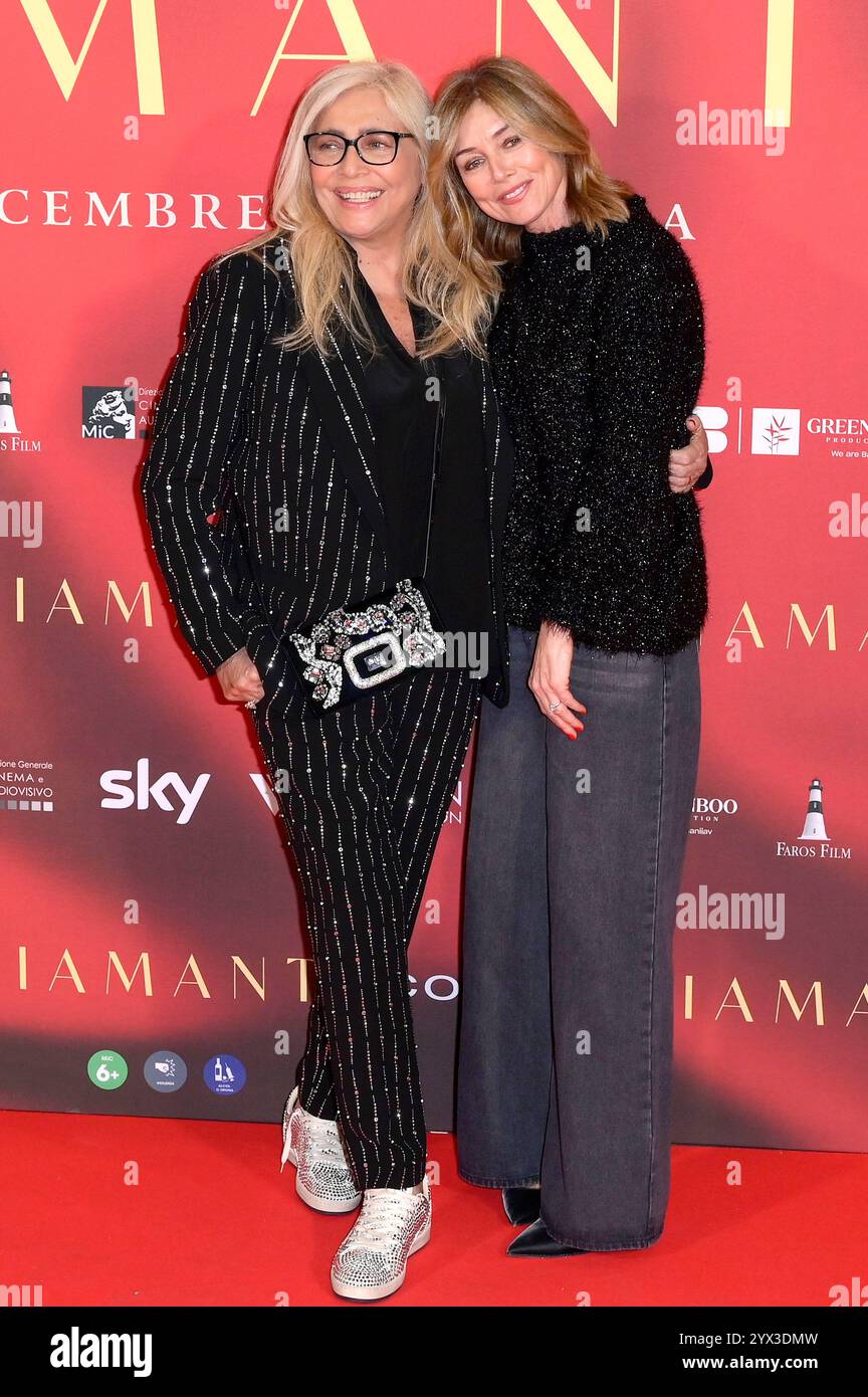 Mara Venier und Elisabetta Ferracini bei der Premiere des Kinofilms ...
