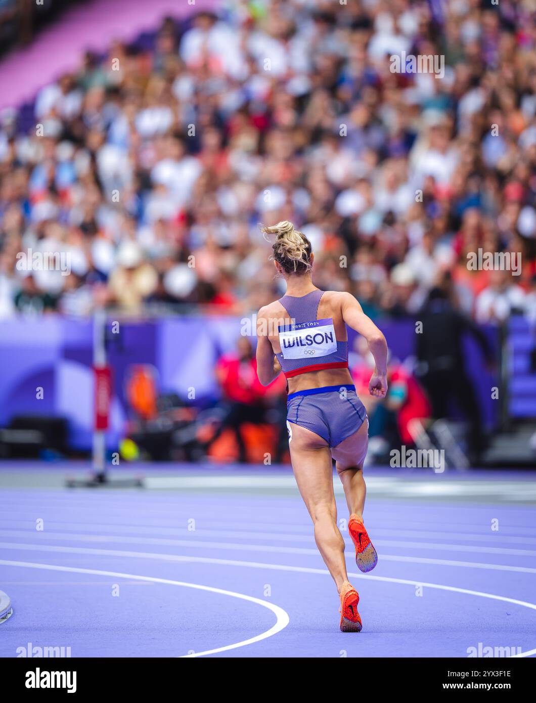 Allie Wilson participating in the 800 meters at the Paris 2024 Olympic ...