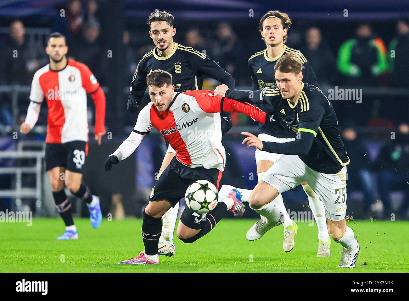 ROTTERDAM, 11-12-2024, Stadium de Kuip, Champions League, 2024 / 2025 ...