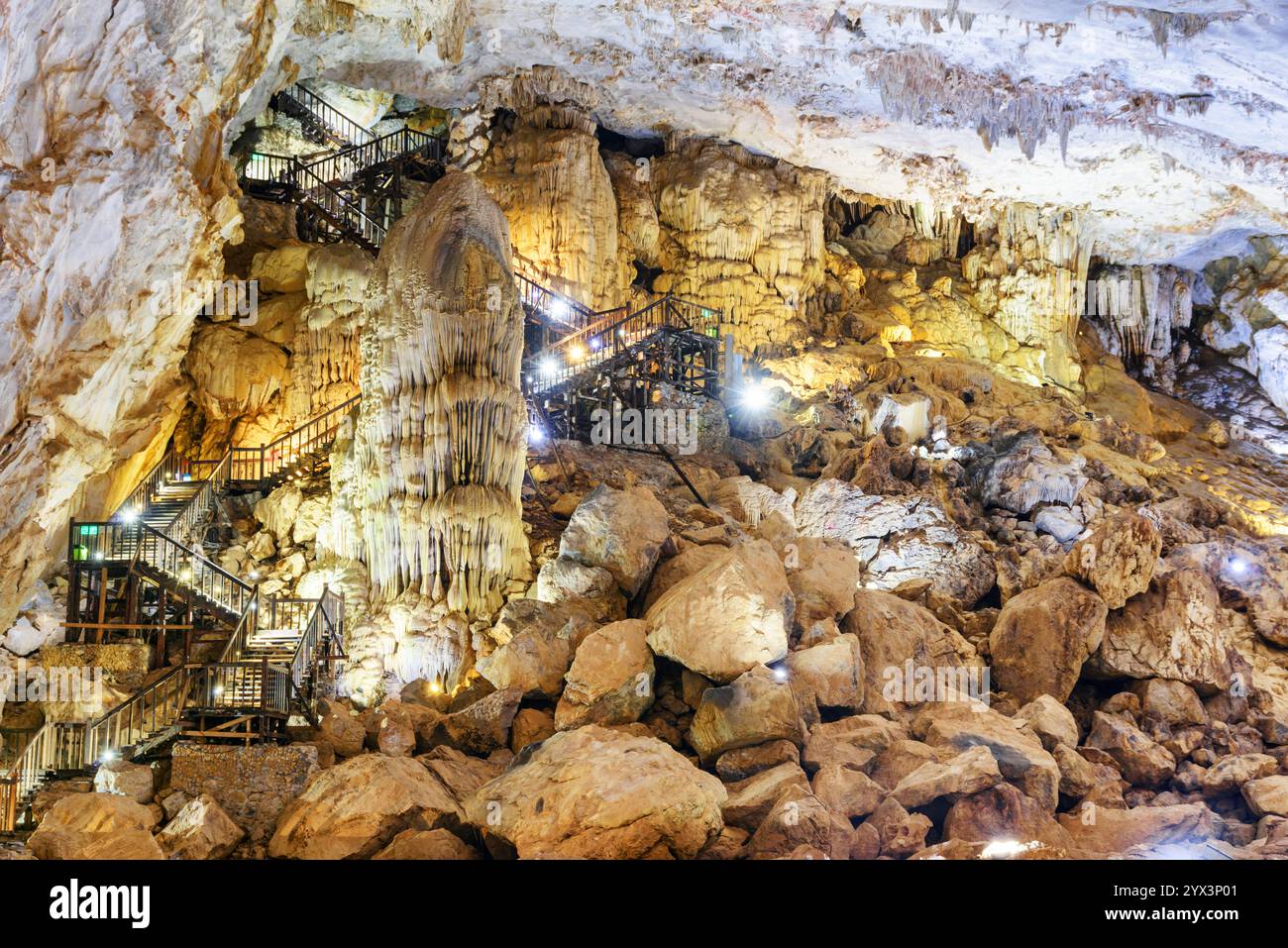 Exit from the cave hi-res stock photography and images - Alamy