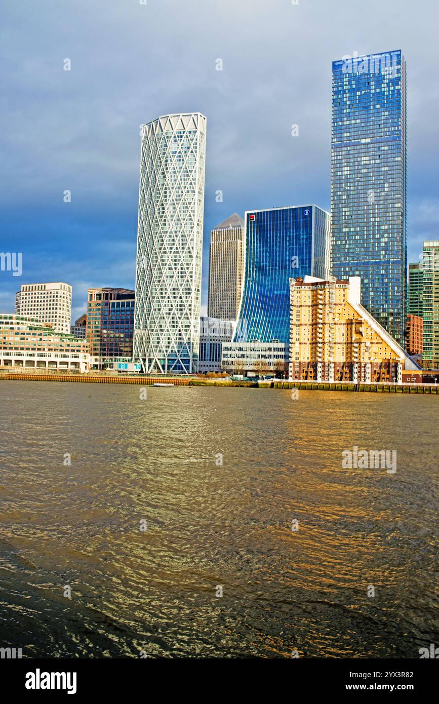 River Thames and Offices at Westferry, London, England Stock Photo - Alamy