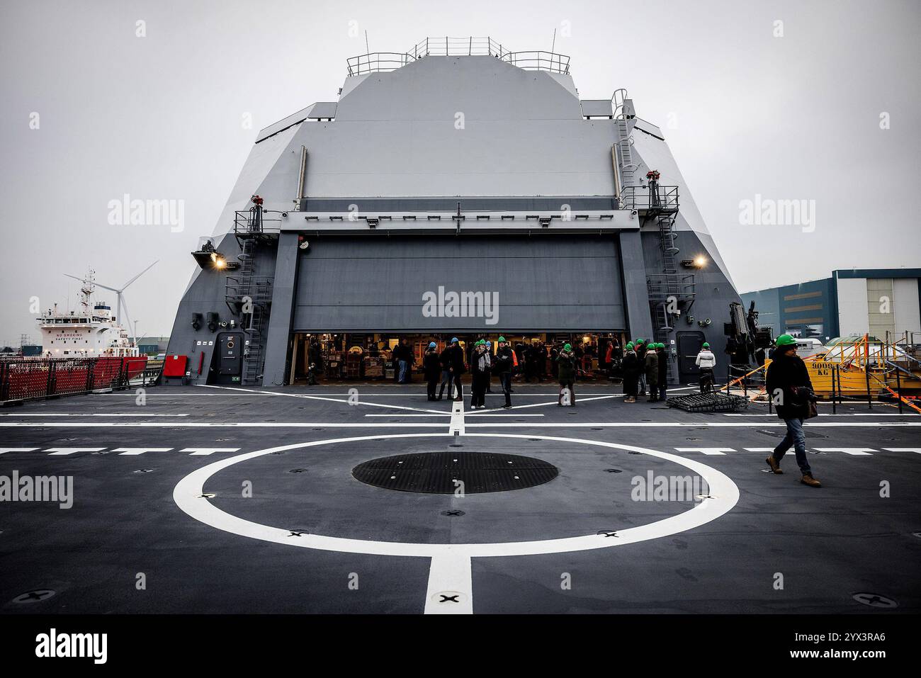 VLISSINGEN - The helicopter platfoprm on the Den Helder, the Royal Navy ...