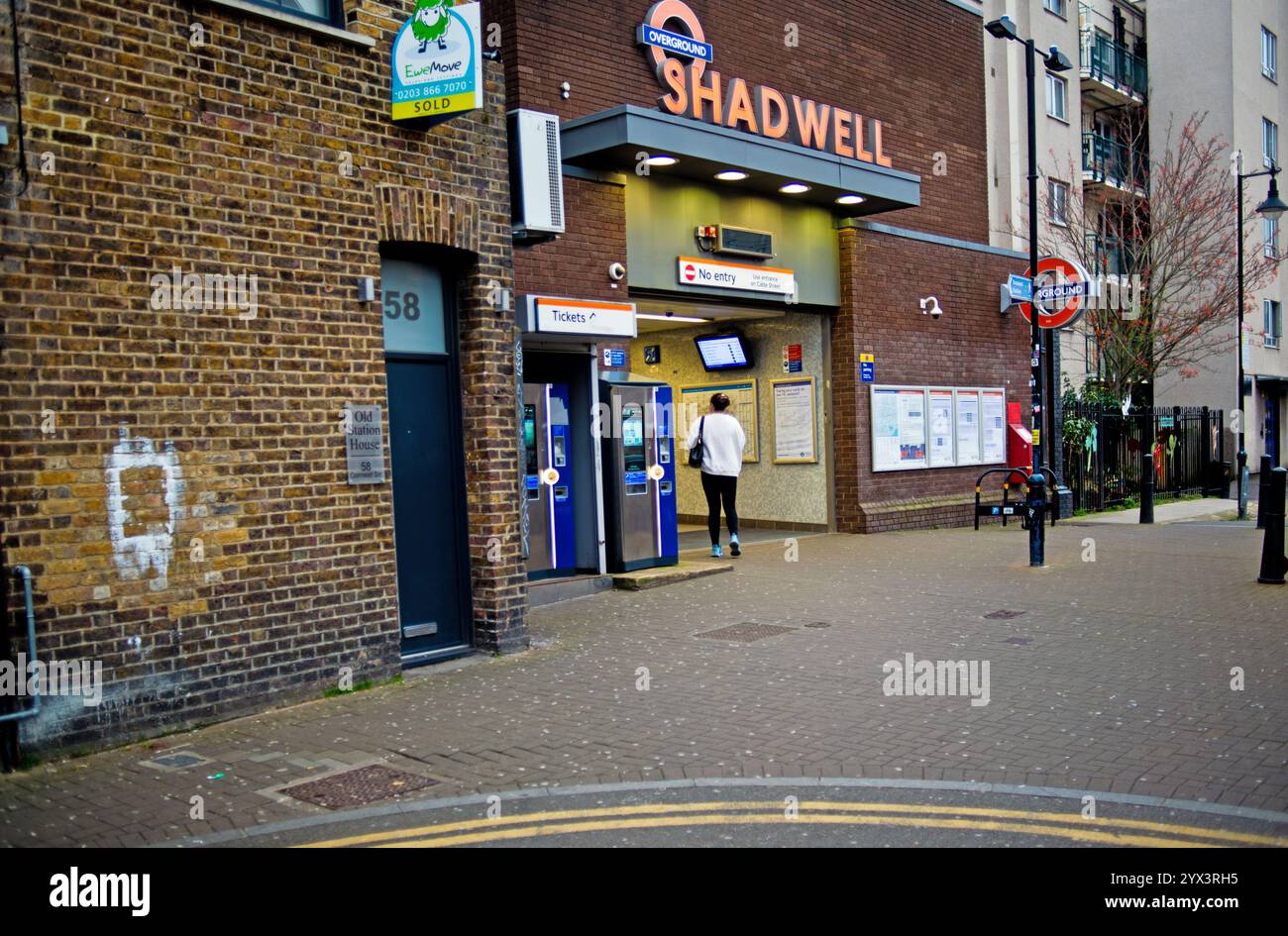 Shadwell Overground Station, Shadwell, London, England Stock Photo - Alamy