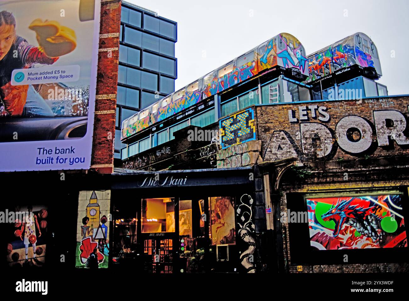 London Underground Tube Carriage at Shoreditch, London, England Stock ...