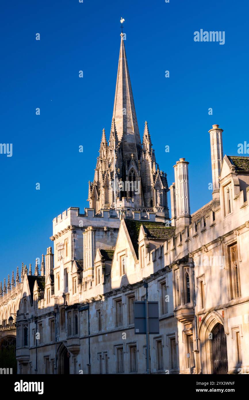 Statuesm road hi-res stock photography and images - Alamy