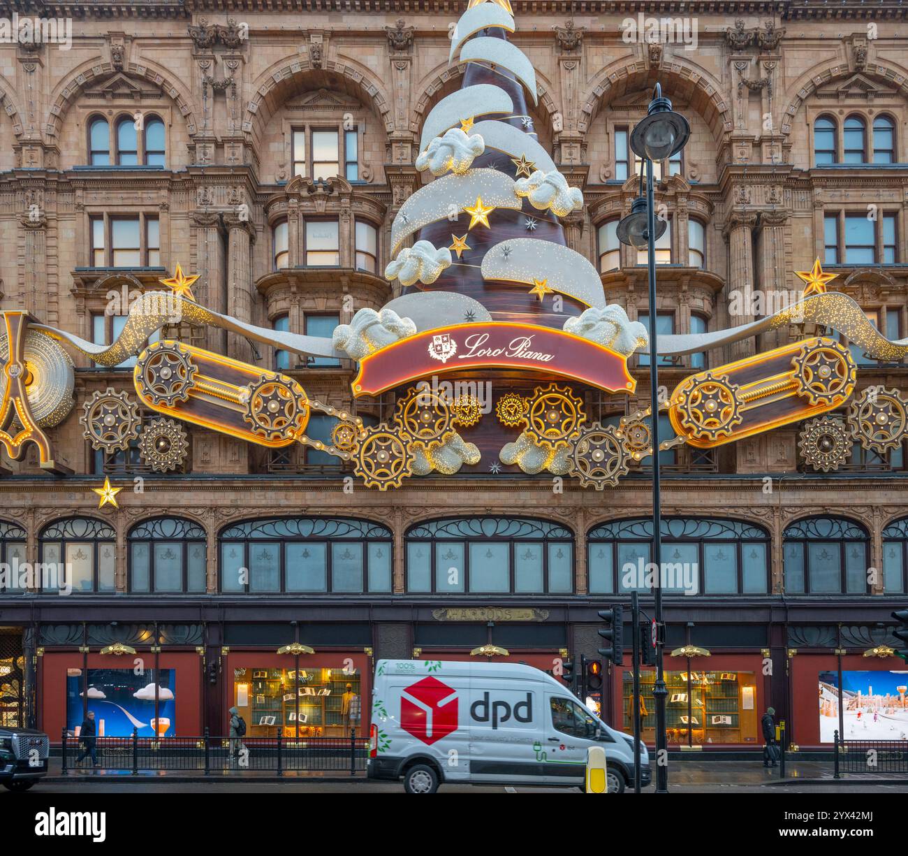 Harrods, Brompton Road, London, UK. 13th Dec, 2024. The exterior of ...