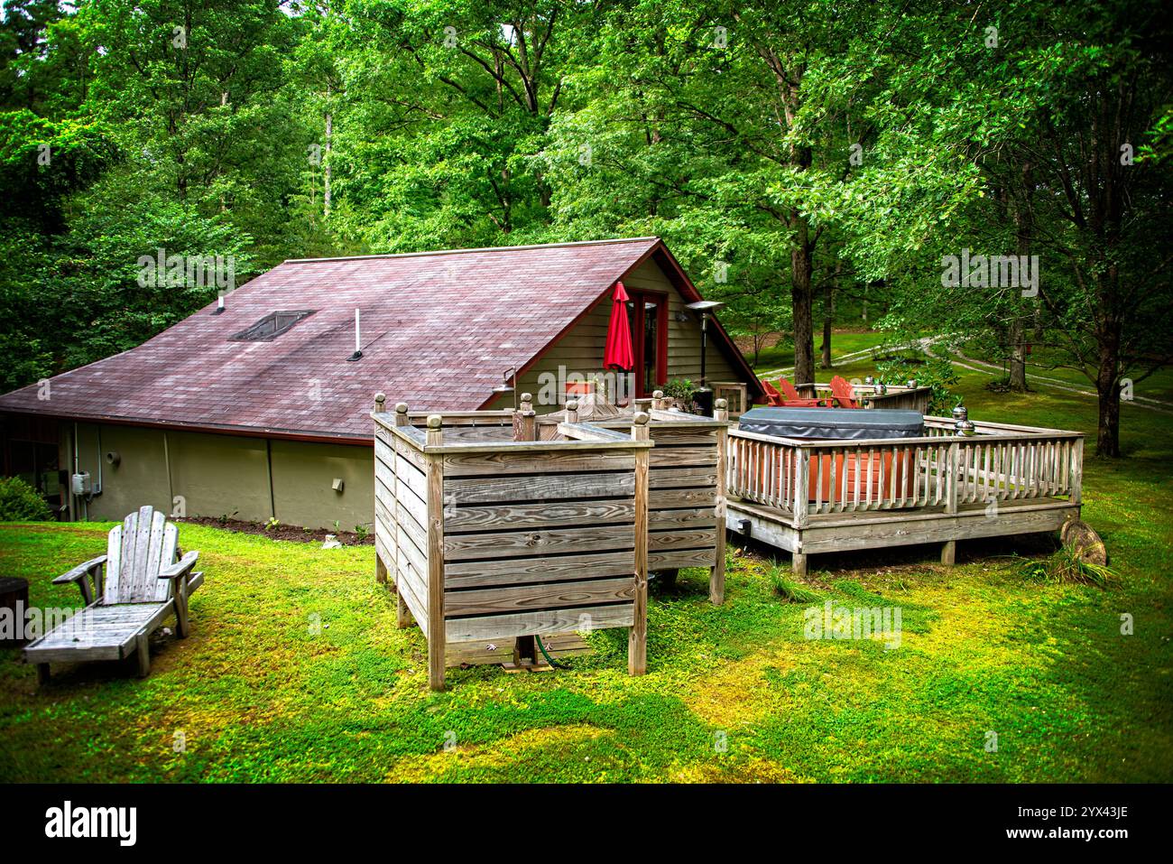Kentucky cabin woods hi-res stock photography and images - Alamy