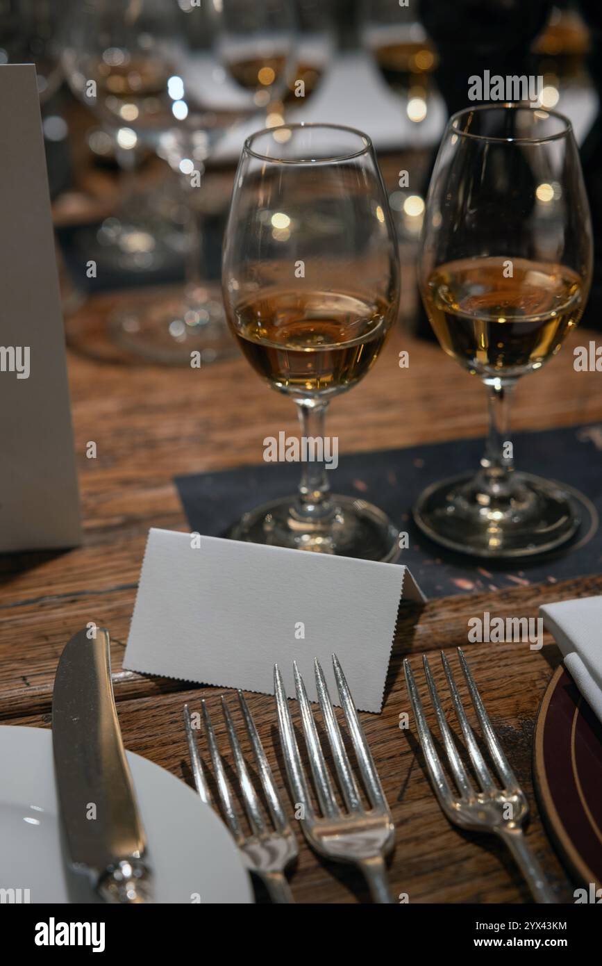 Tabel place card without name . Tabel where every guest has their ...
