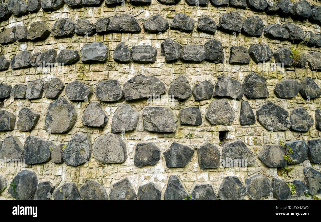 Rough stone tower hi-res stock photography and images - Alamy