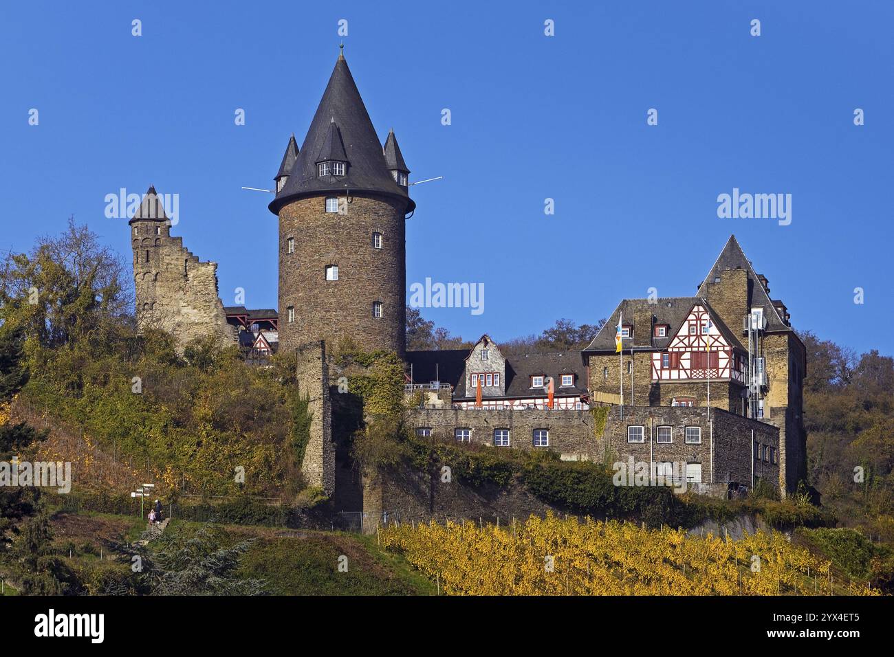 Stahleck Castle, hilltop castle, now a youth hostel, Bacharach, UNESCO ...