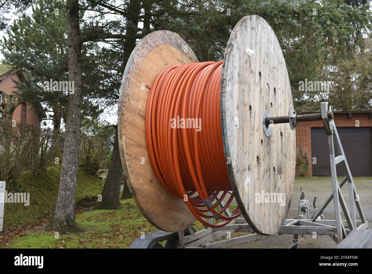 Fibre internet connection hi-res stock photography and images - Alamy
