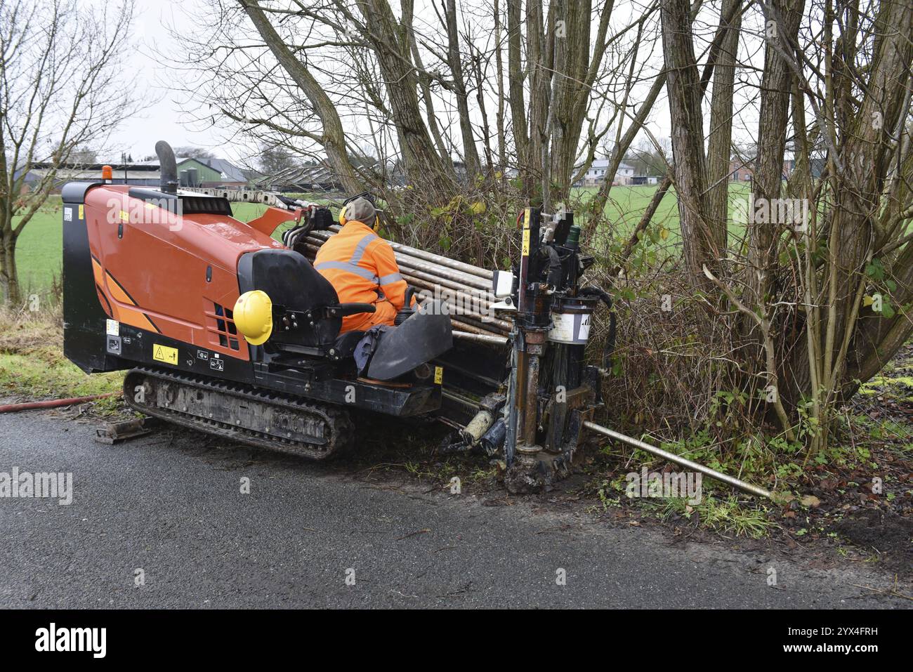 Horizontal drilling rig, directional drilling rig for laying fibre ...