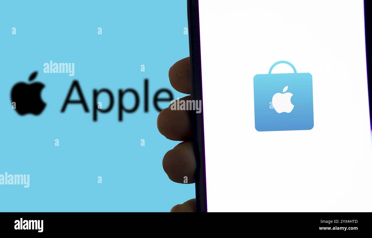 Apple Store Logo on phone screen Stock Photo - Alamy