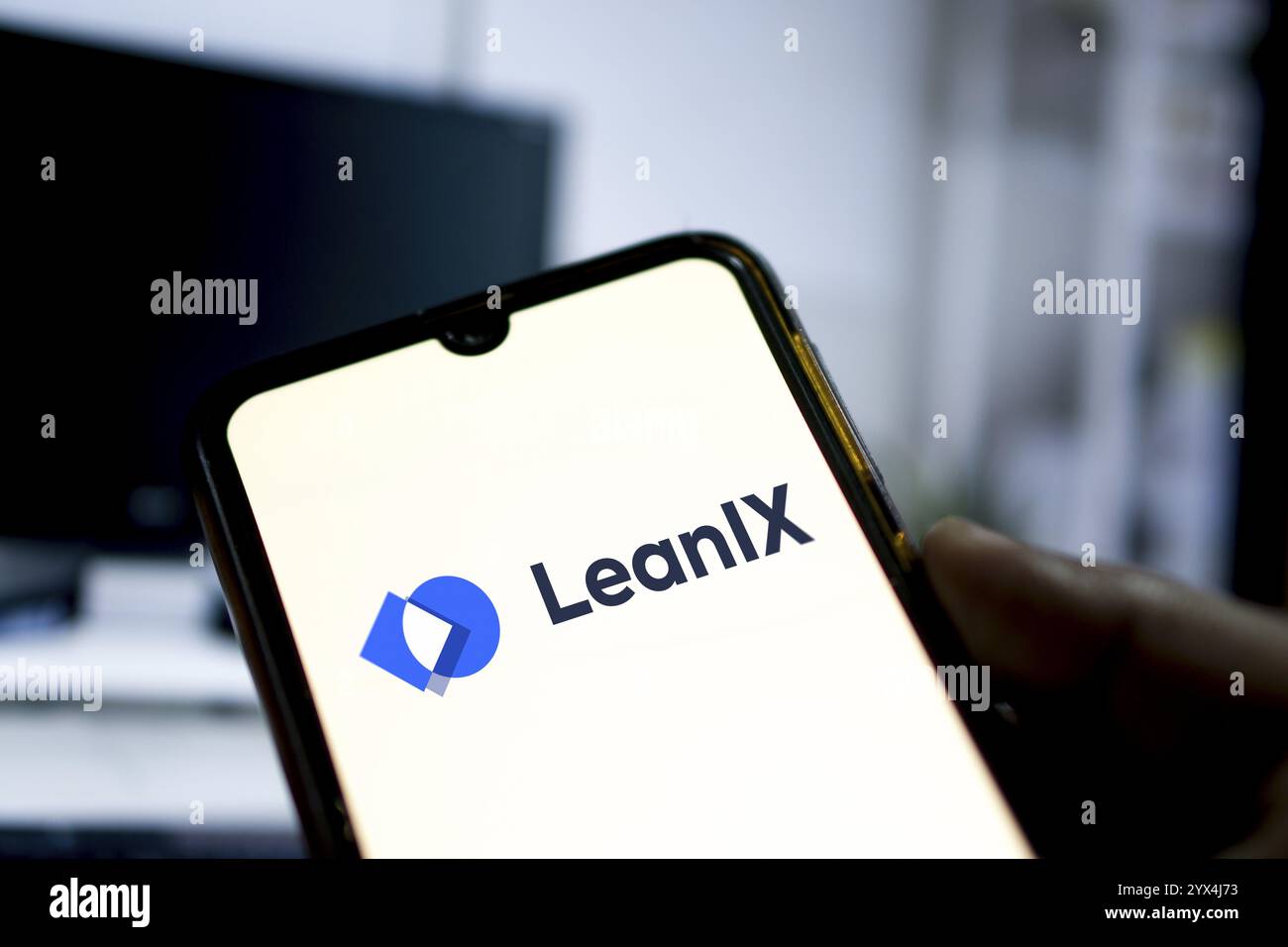 Leanix logo on smartphon Stock Photo - Alamy