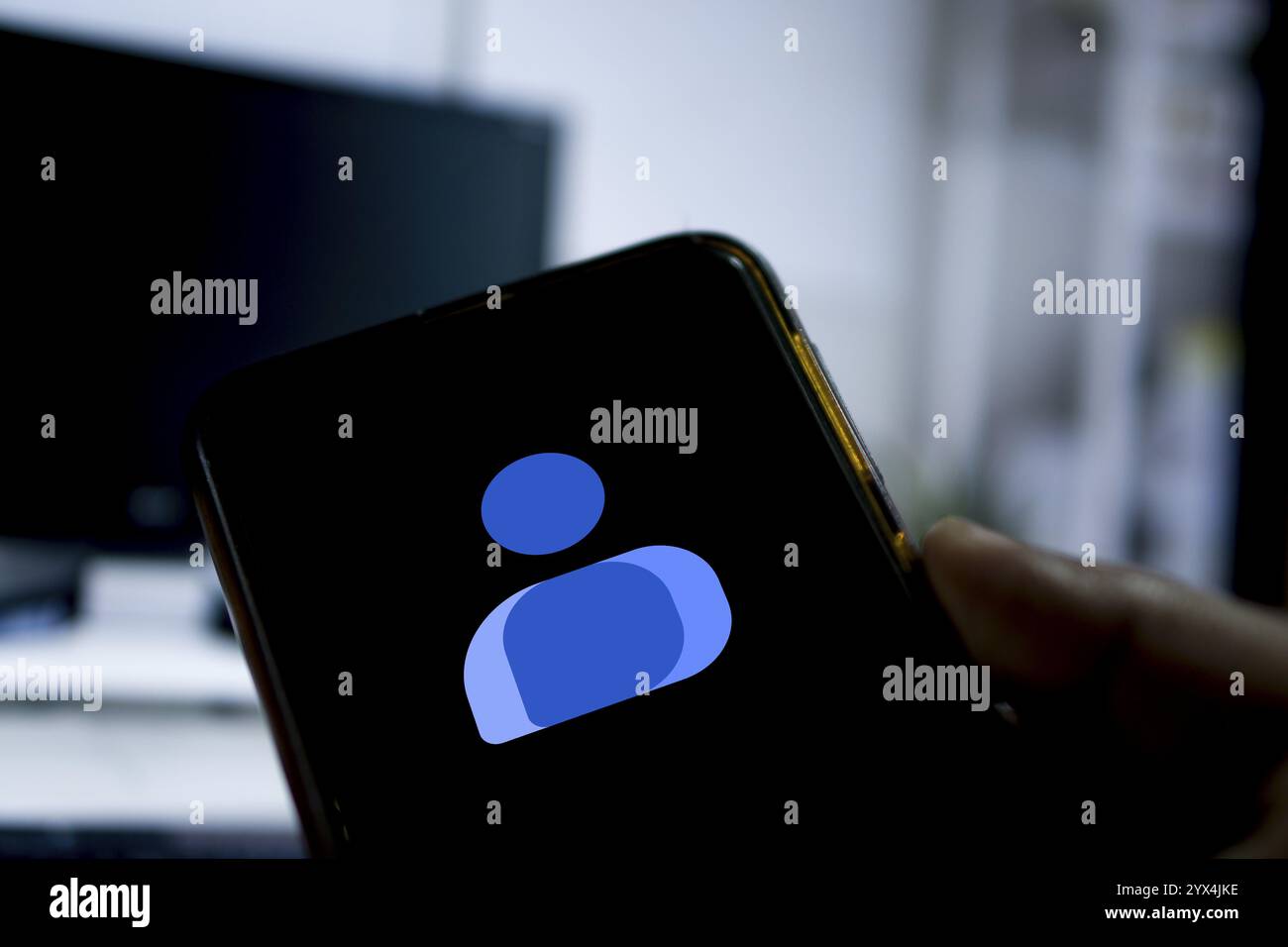 Google Contacts logo on phone screen Stock Photo - Alamy