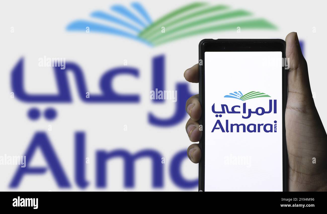 Almarai logo hi-res stock photography and images - Alamy