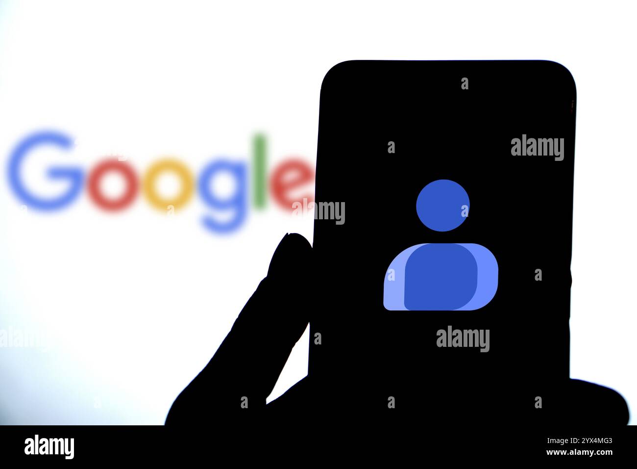 Google Contacts logo on phone screen Stock Photo - Alamy
