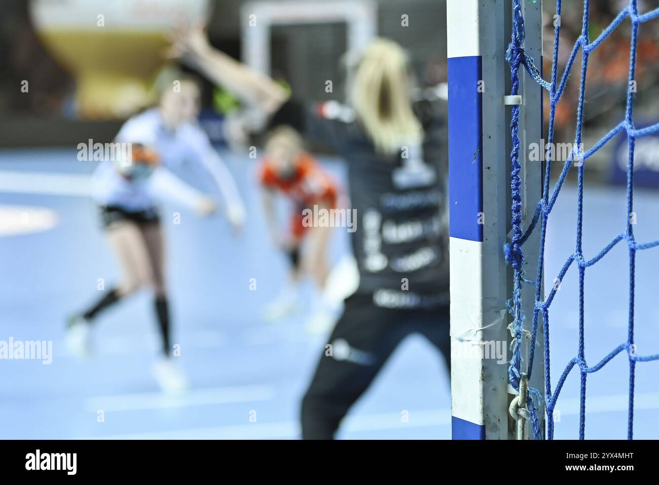 Women match game playing players hi-res stock photography and images ...