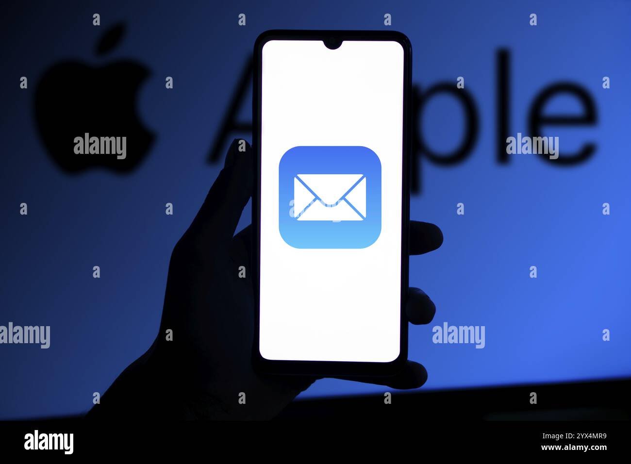 Apple mail logo hi-res stock photography and images - Alamy