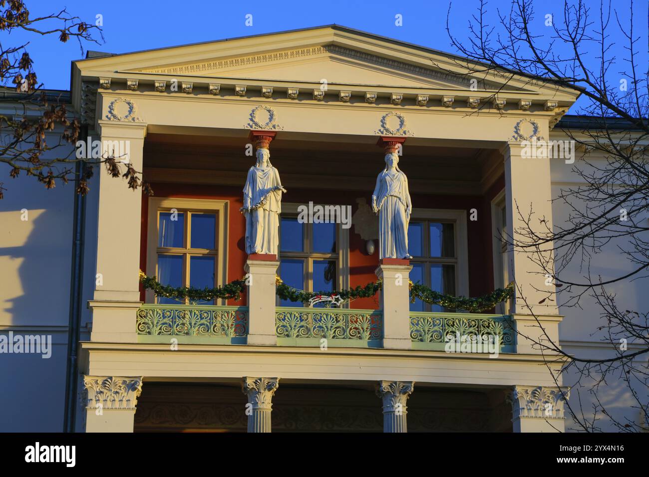Bourgeois villas on Puschkinallee near the Russian colony of ...