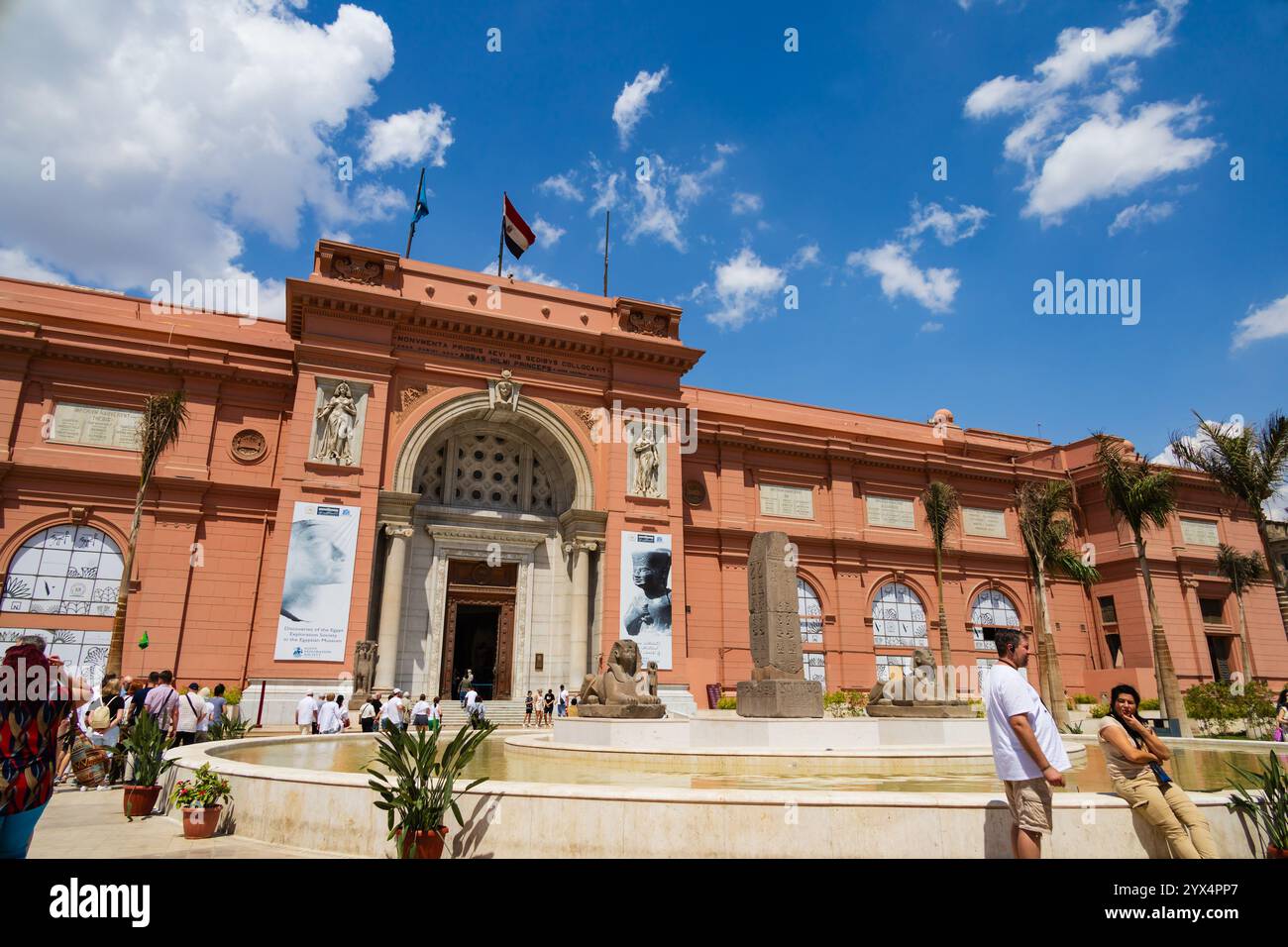 The Cairo Museum of Antiquities pink building, Tahrir Square, Cairo ...