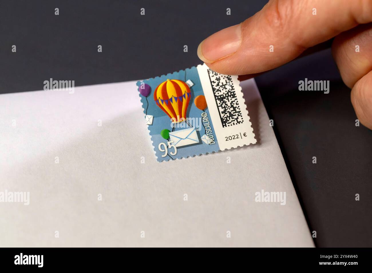 12.12.2024, Deutschland, Erhöhung vom Porto der Post für normale Briefe ...