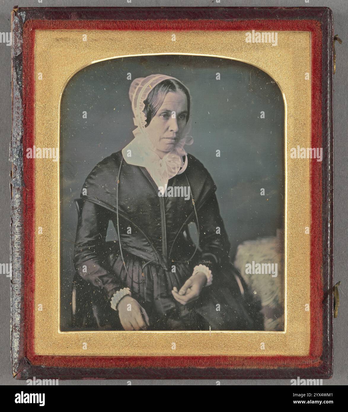 Victorian portrait and woman and bonnet hi-res stock photography and ...