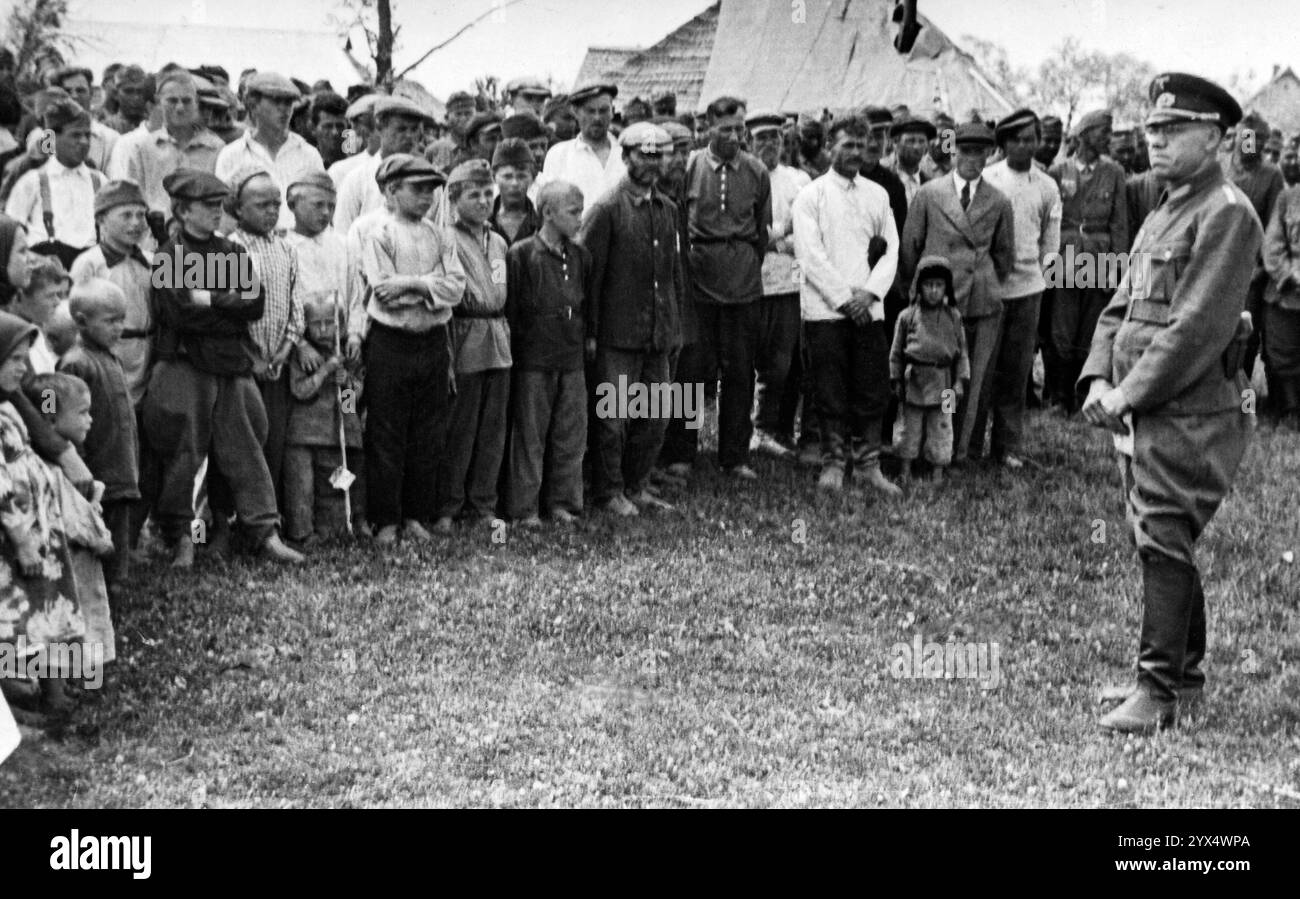 Villagers center Black and White Stock Photos & Images - Alamy