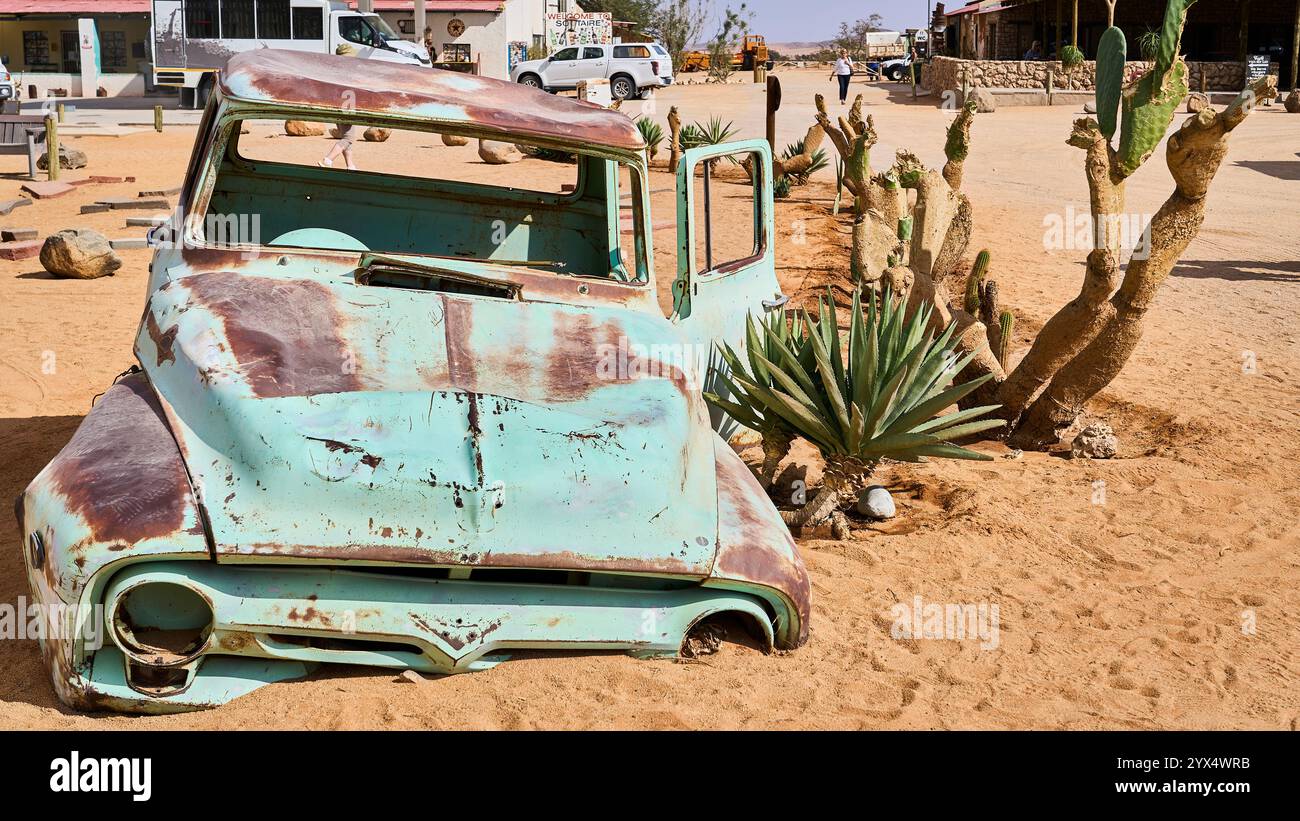 Submerged cars hi-res stock photography and images - Alamy