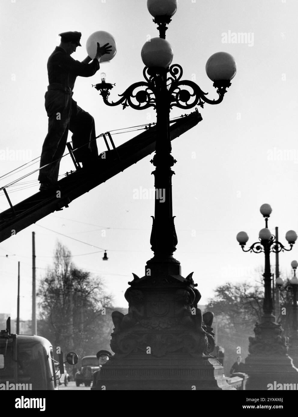 Turntable ladder vehicle Black and White Stock Photos & Images - Alamy