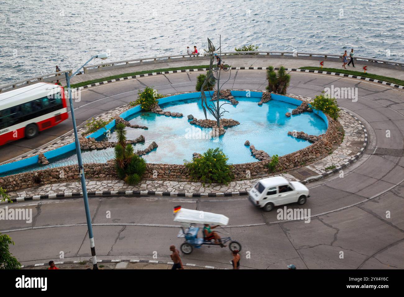 The La india de Guanaroca sculpture on a roundabout in Punta Gorda ...