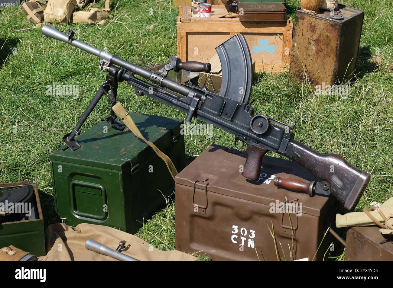 The Bren gun was a series of light machine guns (LMG) made by Britain ...