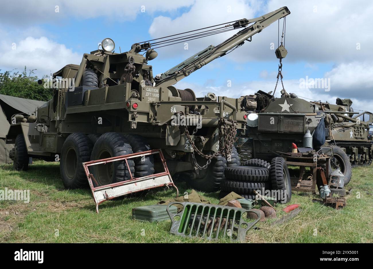 Battlefield vehicle repair workshop Stock Photo - Alamy