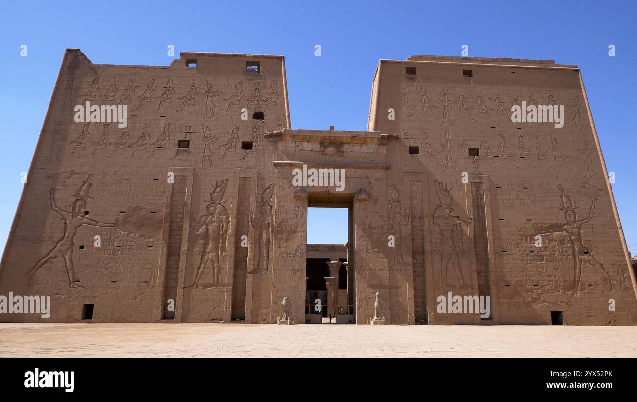 Horus Temple in Edfu, Egypt Stock Photo - Alamy