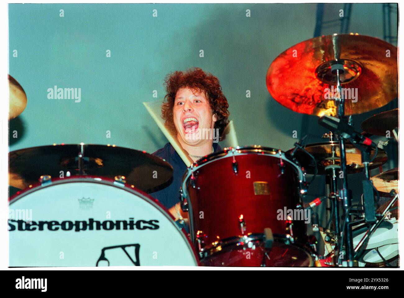 STUART CABLE, STEREOPHONICS, CONCERT, 1999: Stuart Cable (1970-2010 ...