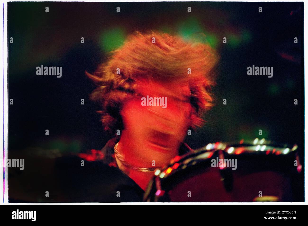 STUART CABLE, STEREOPHONICS, CONCERT, 1999: Stuart Cable (1970-2010 ...