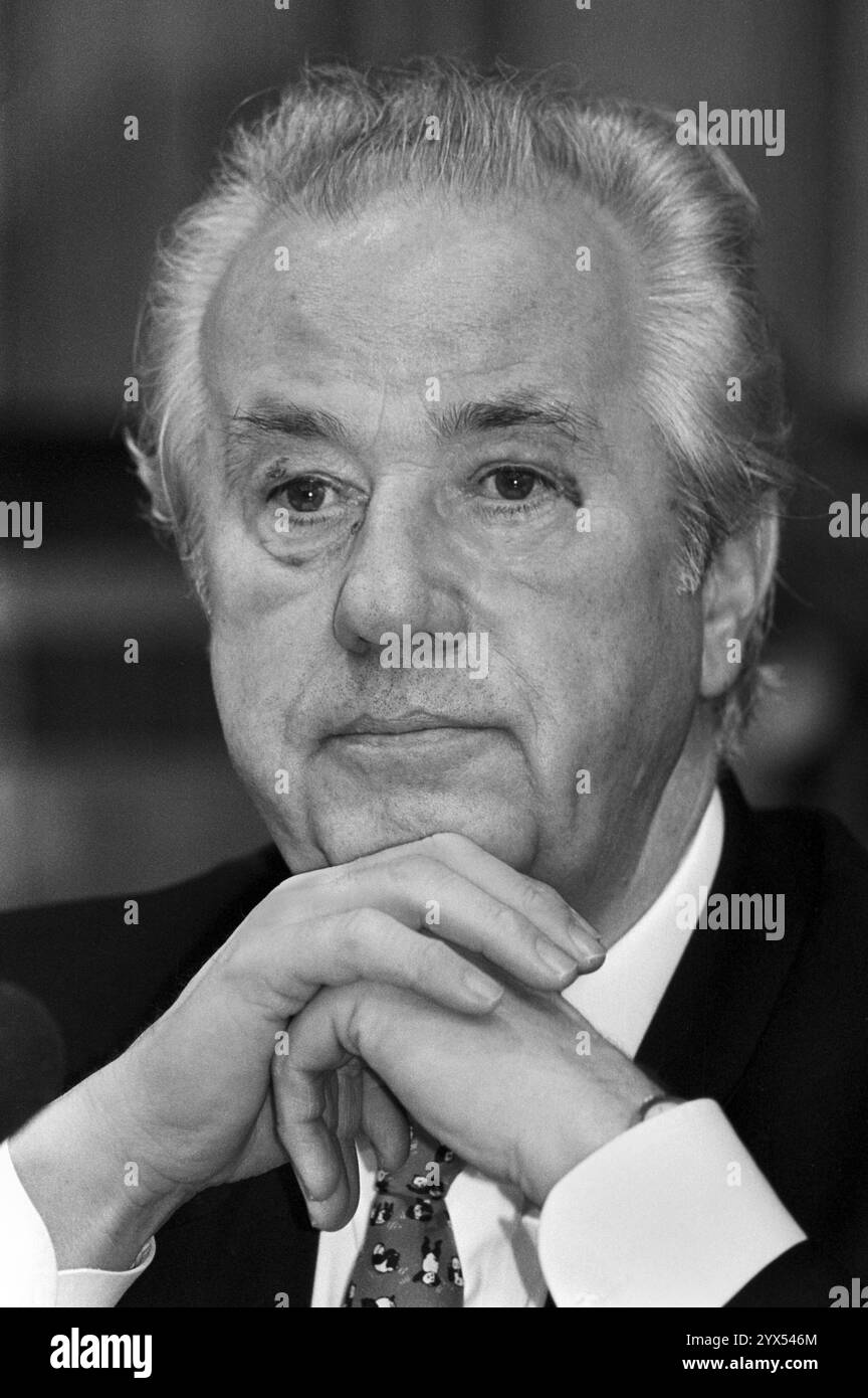 Chairman ig chemie hi-res stock photography and images - Alamy