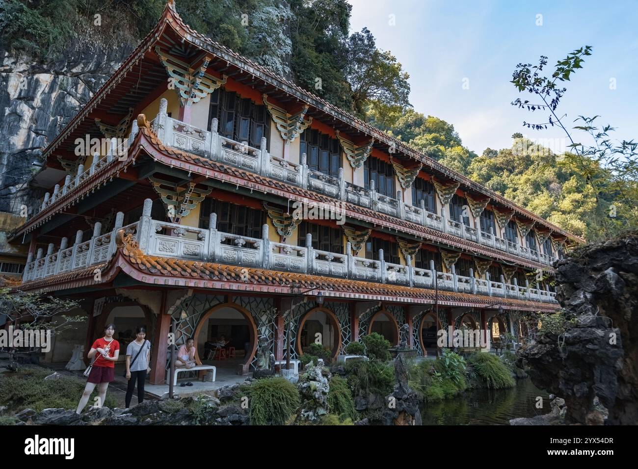 Beautiful Pagoda at Sam Poh Tong temple hidden in the mountains in Ipoh ...