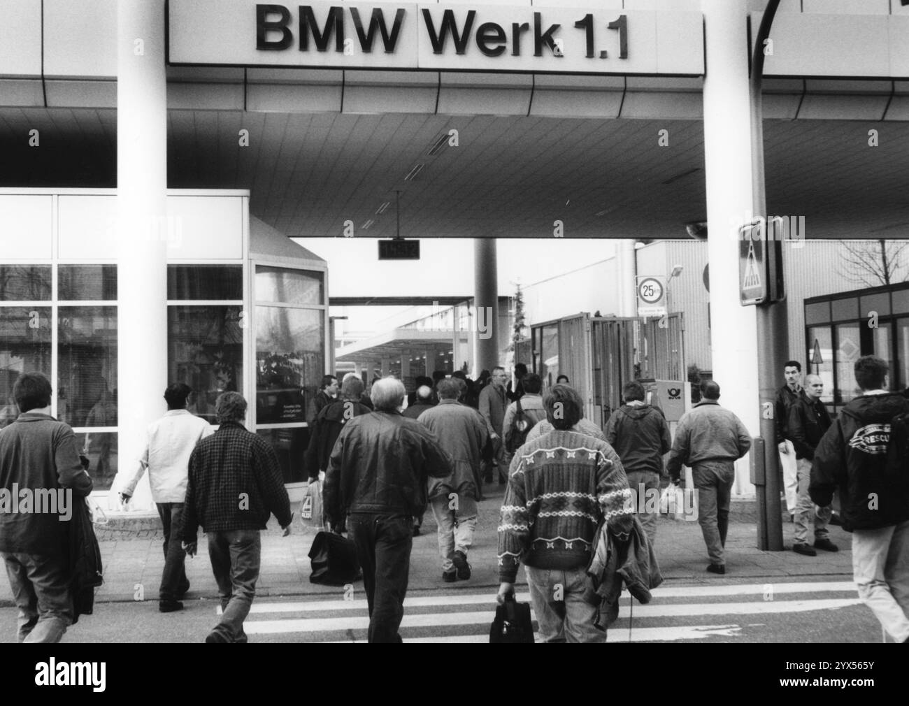 Start of the shift at the BMW plant at the Munich headquarters. View of ...