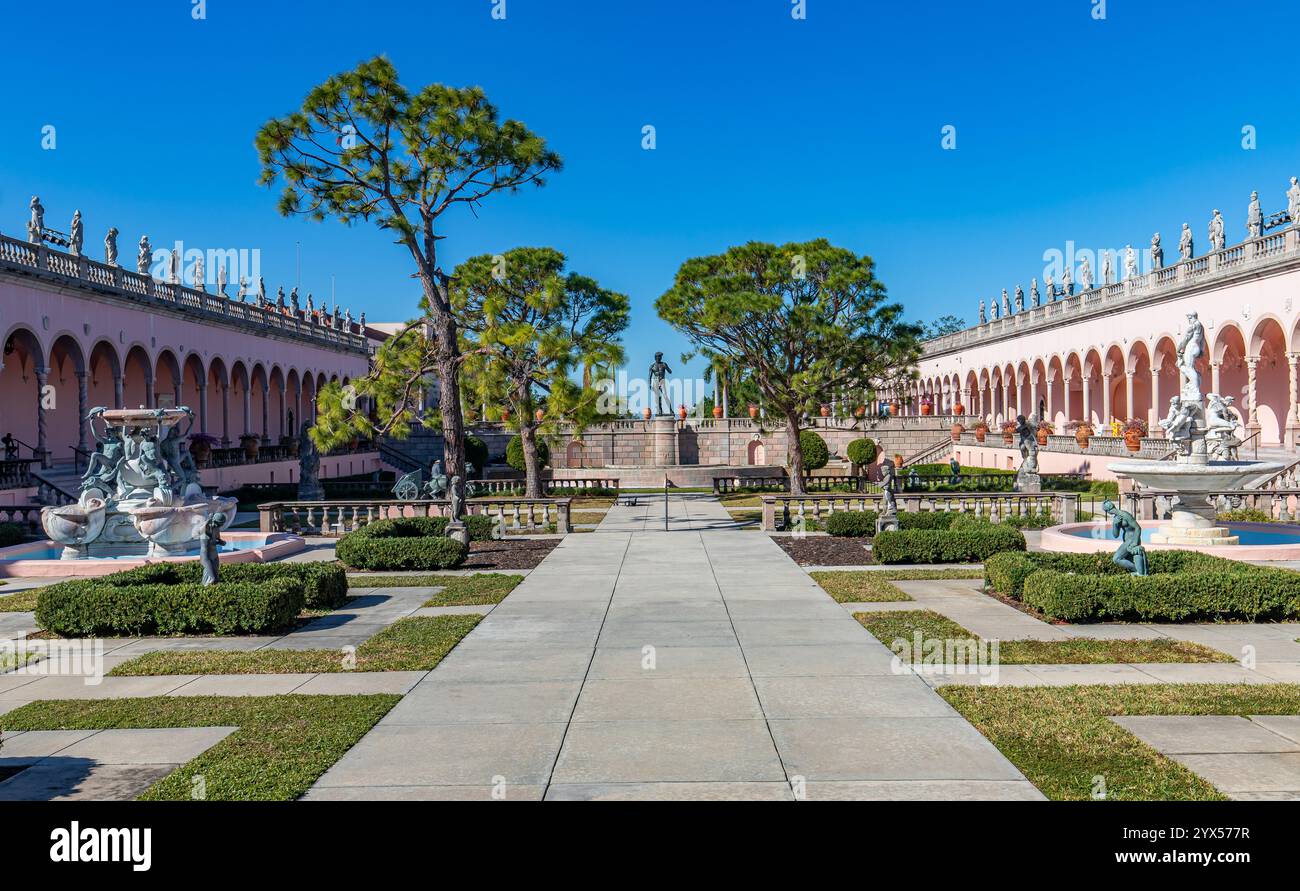 SARASOTA, FLORIDA, USA, DECEMBER 03, 2024 : architectural details ...