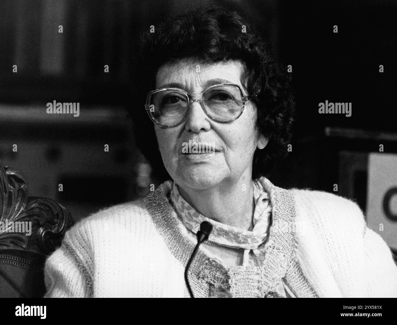 Graphologist hi-res stock photography and images - Alamy