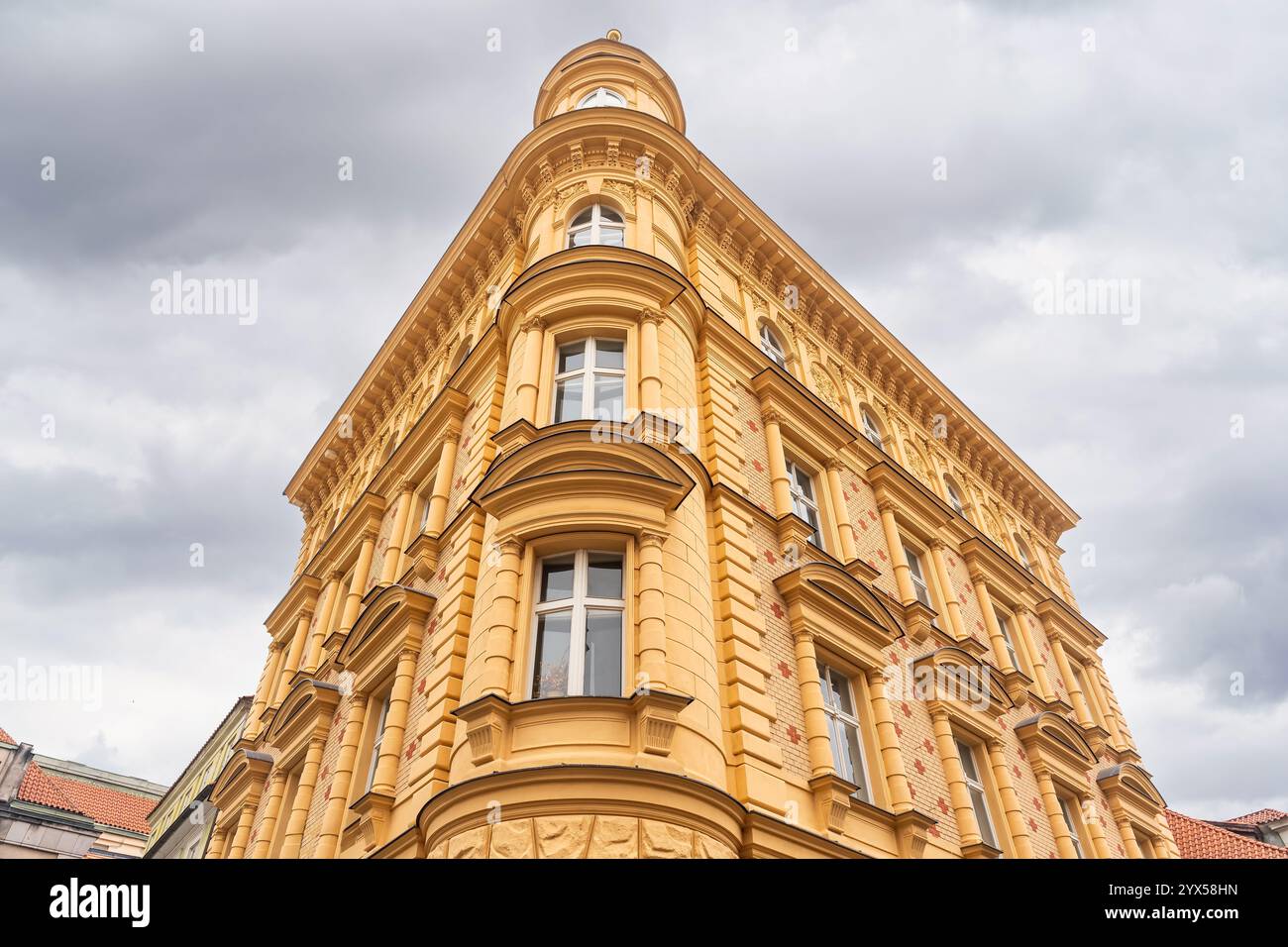 Prague buildings street hi-res stock photography and images - Alamy