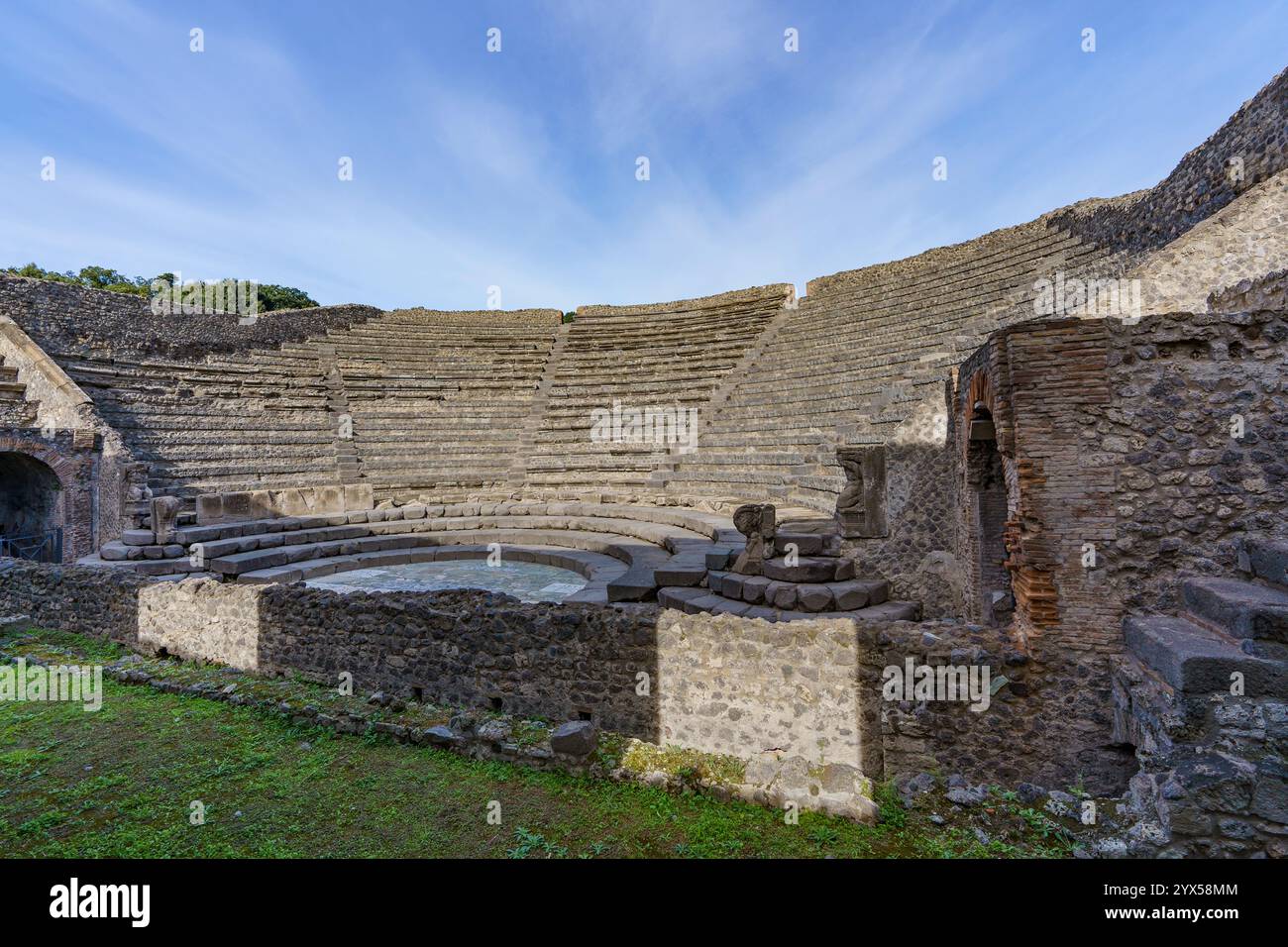 Stone amphitheater hi-res stock photography and images - Alamy