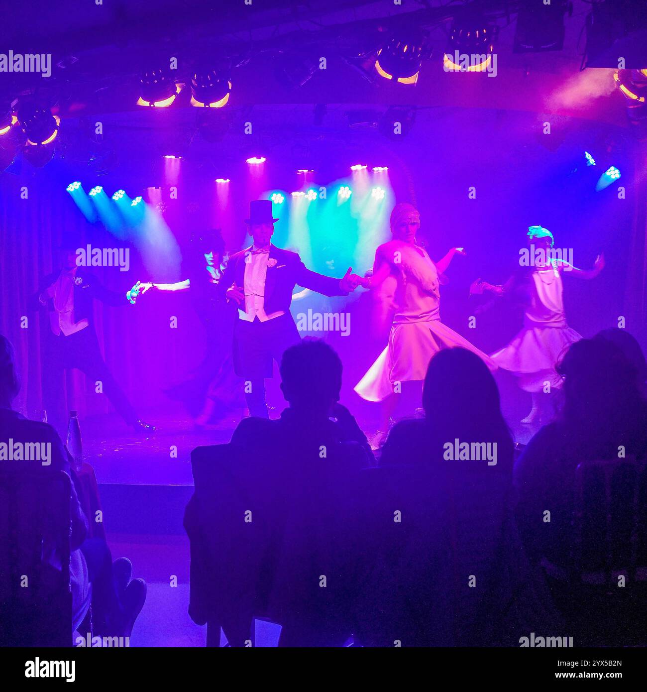 Rojo tango hi-res stock photography and images - Alamy