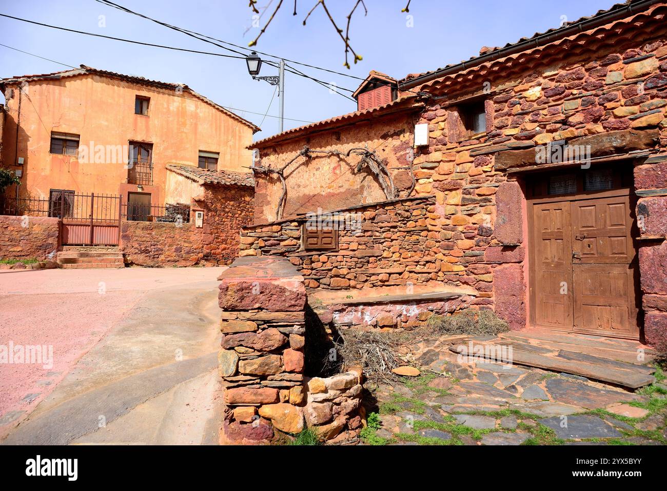 Red village of Villacorta, Segovia, Spain Stock Photo - Alamy